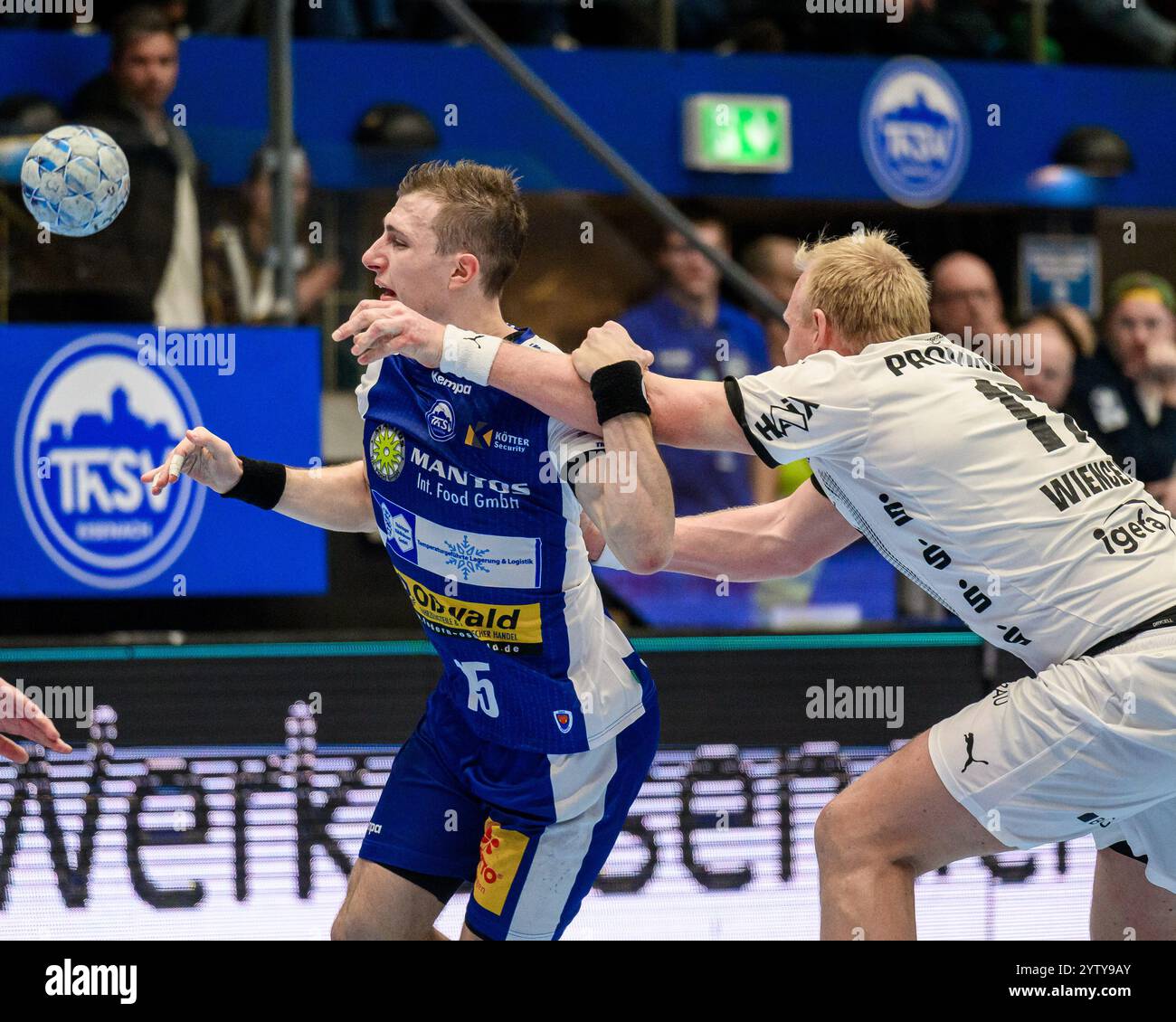 Simone Mengon (ThSV Eisenach, #15), Patrick Wiencek (Kreislaeufer, THW ...
