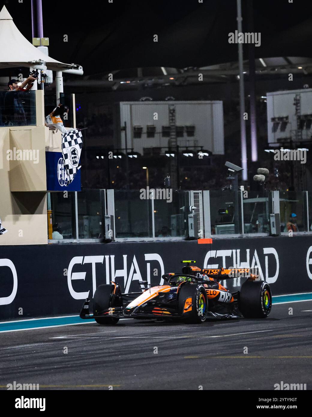 FIA chequered flag, 04 NORRIS Lando (gbr), McLaren F1 Team MCL38 ...