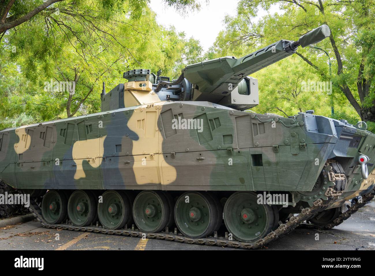 Hungarian Lynx infantry fighting vehicle (IFV) with 30mm machine gun ...