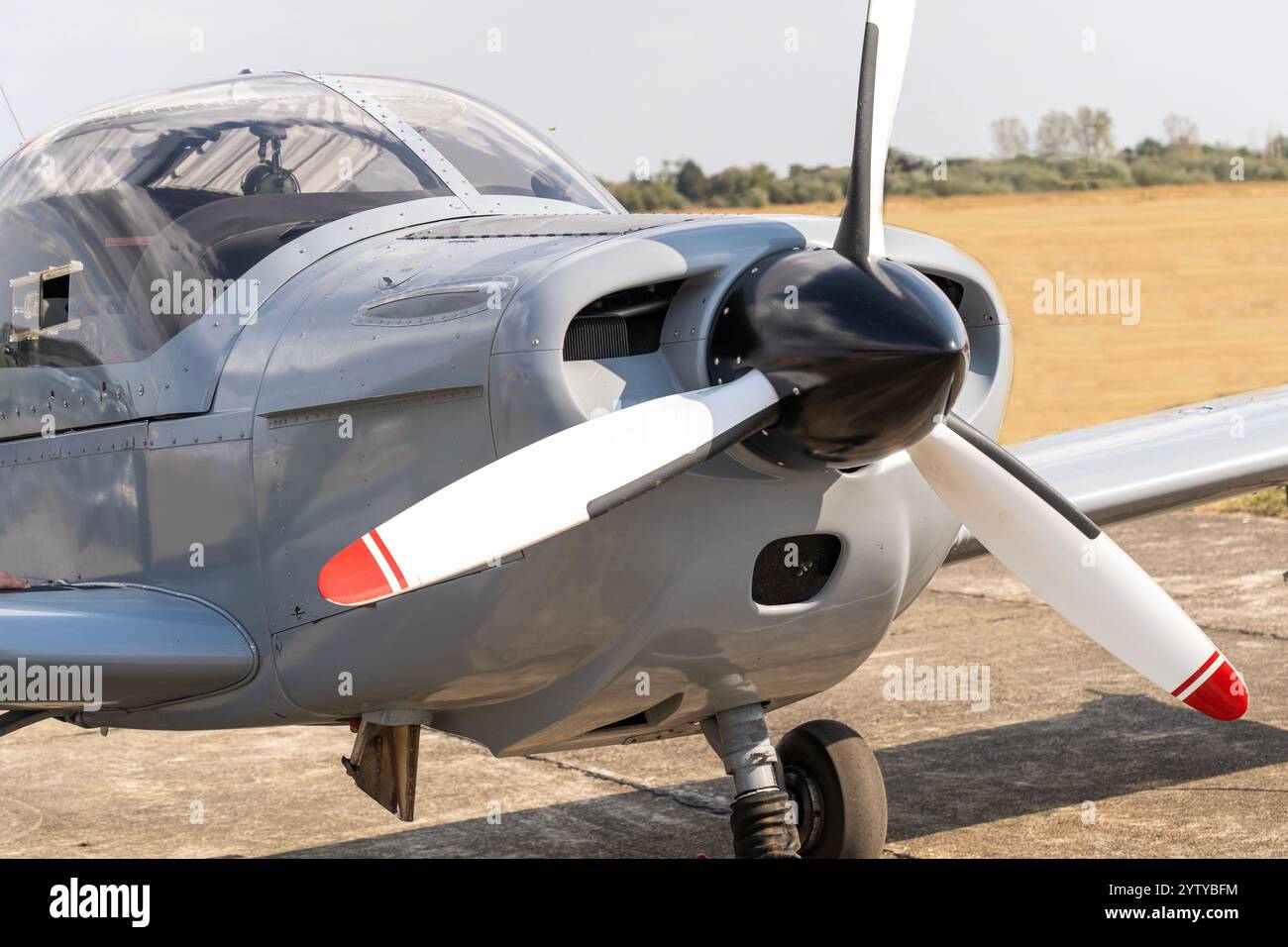Airplane propeller on wing hi-res stock photography and images - Alamy