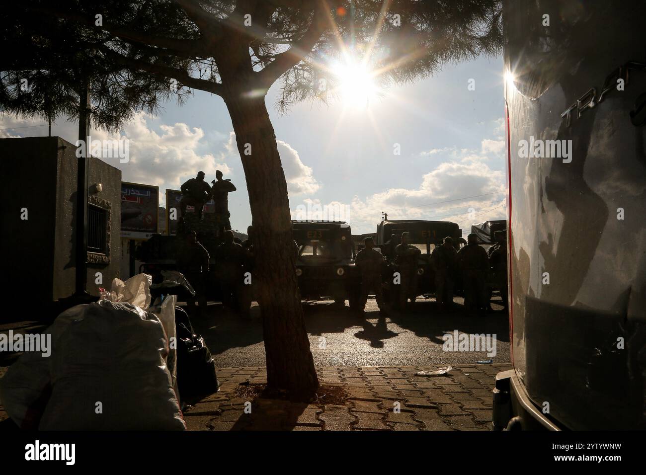 Masnaa, Lebanon. 08th Dec, 2024. Lebanese soldiers secure the Lebanese ...