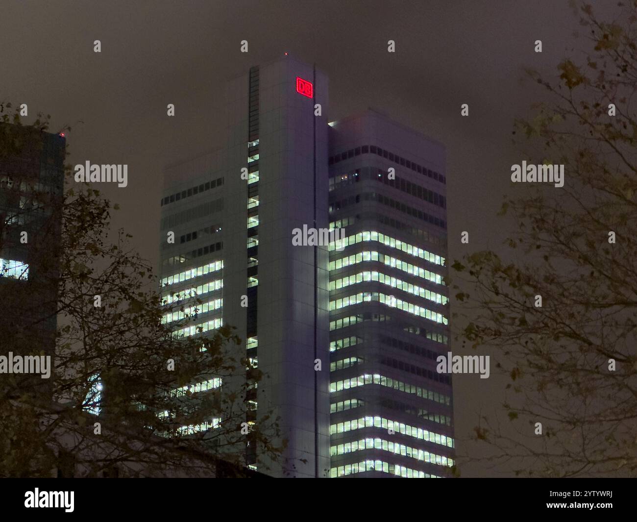 Frankfurt bahn abend hi-res stock photography and images - Alamy