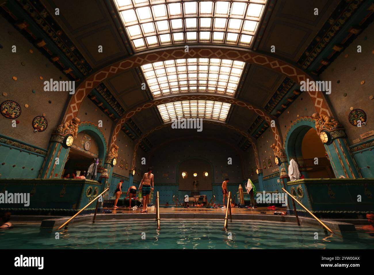 Budapest, Heilbad, Schwimmbad, Thermalbad, Ungarn, Wellness, Badehaus ...