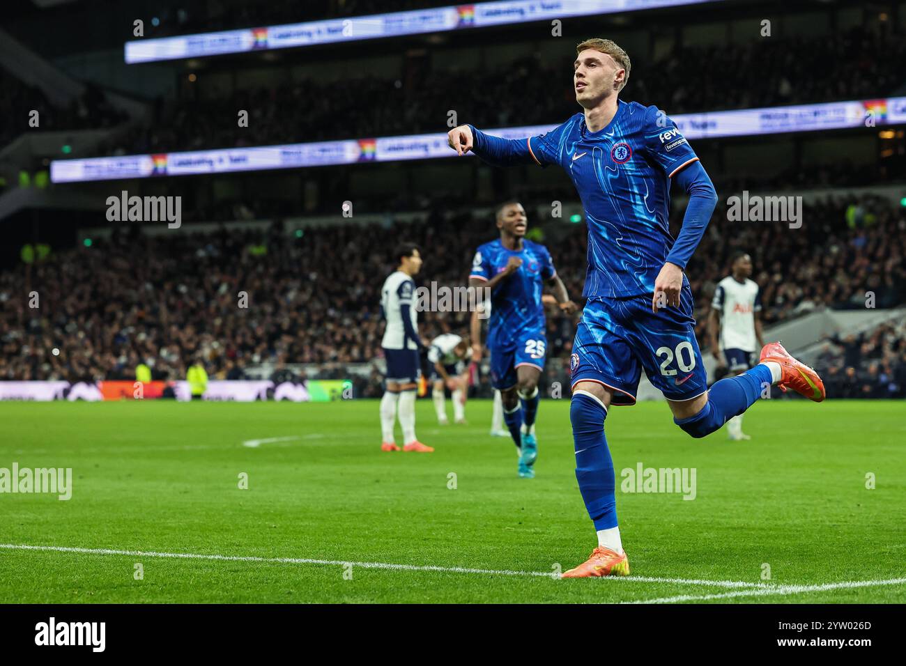 Cole Palmer of Chelsea celebrates his goal to make it 2-2 during the ...