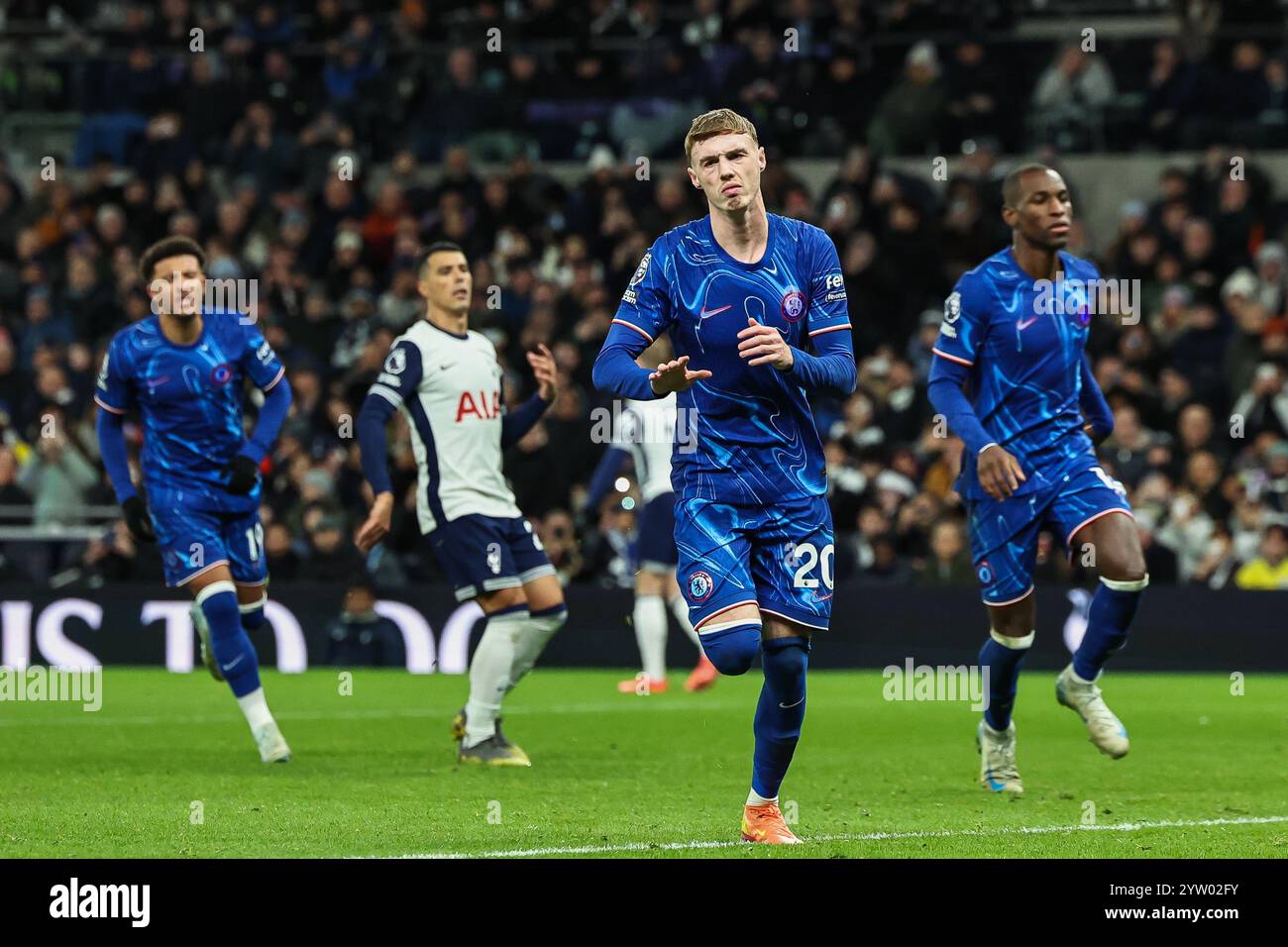 Cole Palmer of Chelsea celebrates his goal to make it 2-2 during the ...