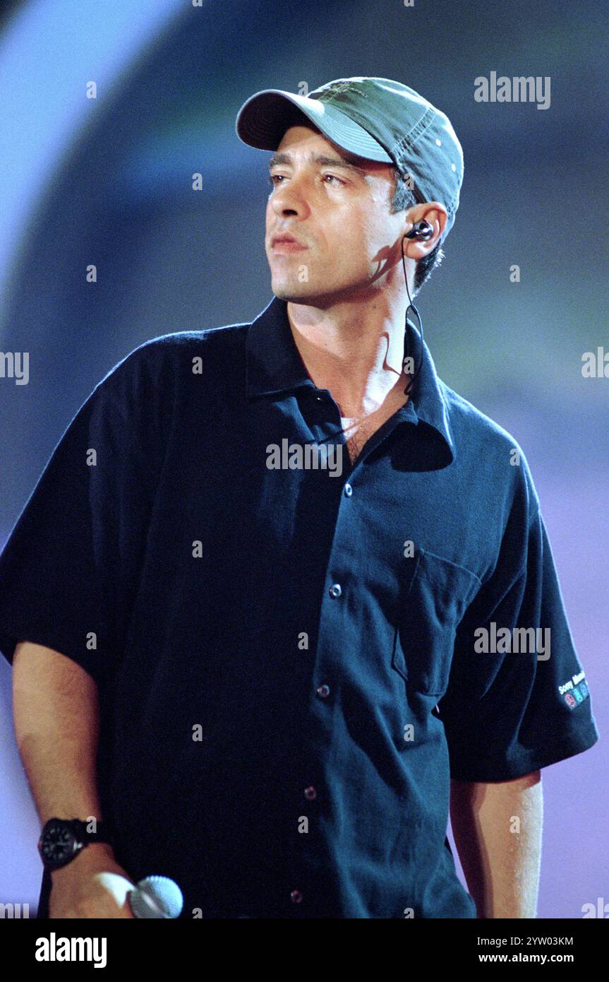 Eros live images 1999 hi-res stock photography and images - Alamy