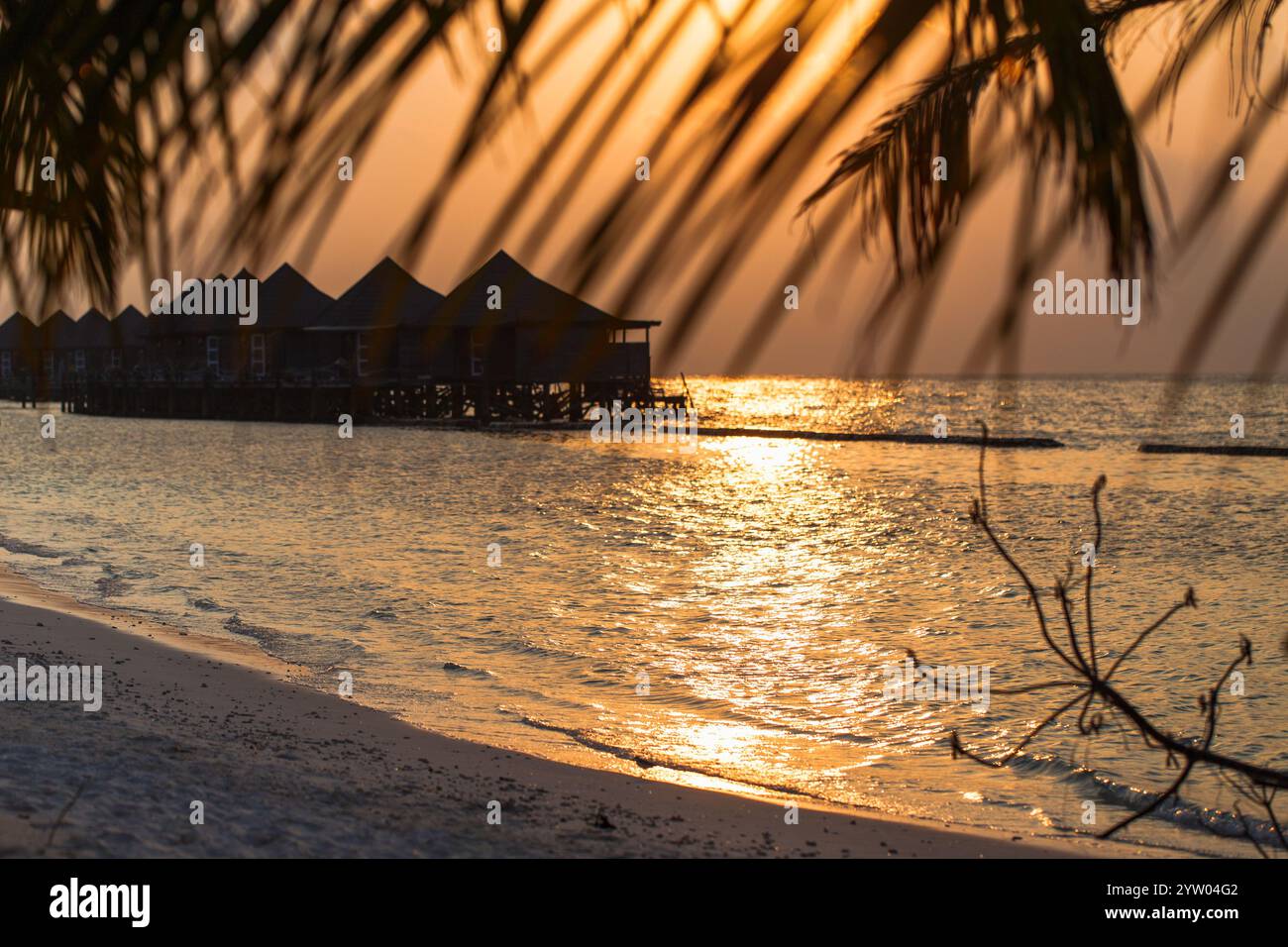 Beautiful sunset over ocean waves hi-res stock photography and images ...