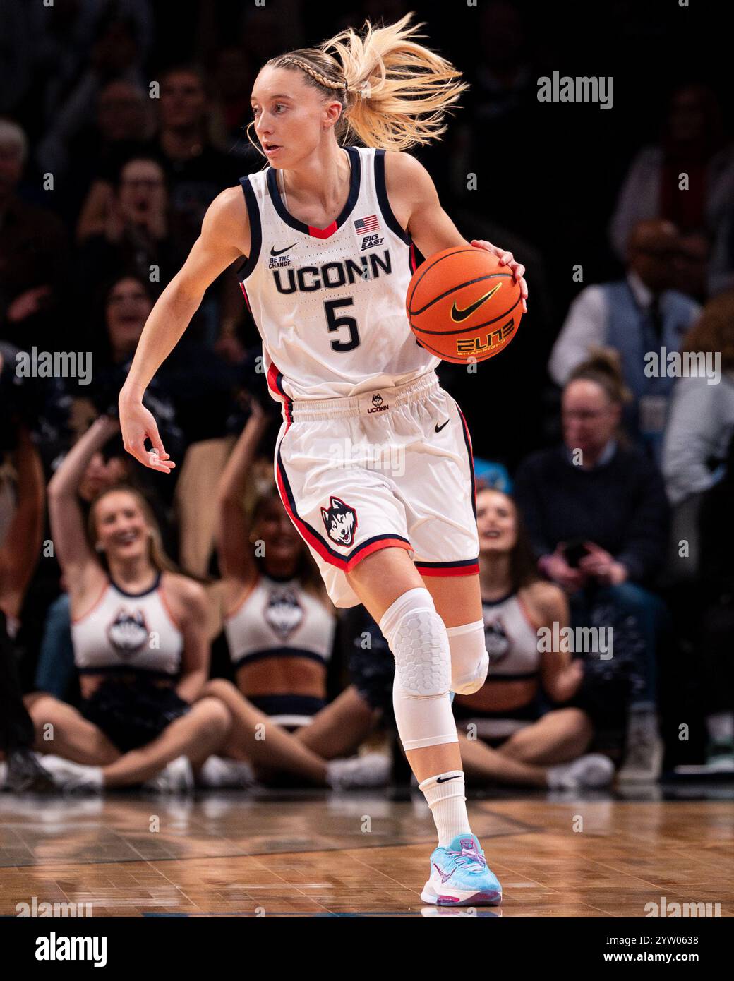 Brooklyn, New York, USA. 7th Dec, 2024. UConn Huskies guard PAIGE ...