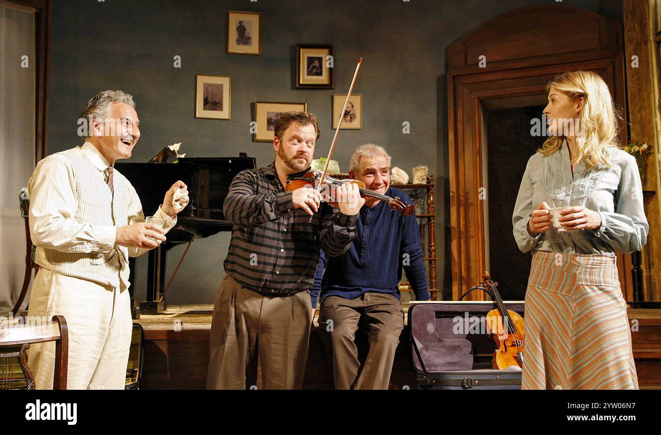 l-r: Henry Goodman (Leos Janacek), Ian Belton (violin/Brodsky Quartet ...