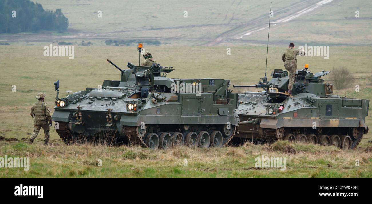 British army FV512 warrior MRV towing a warrior FV510 light infantry ...