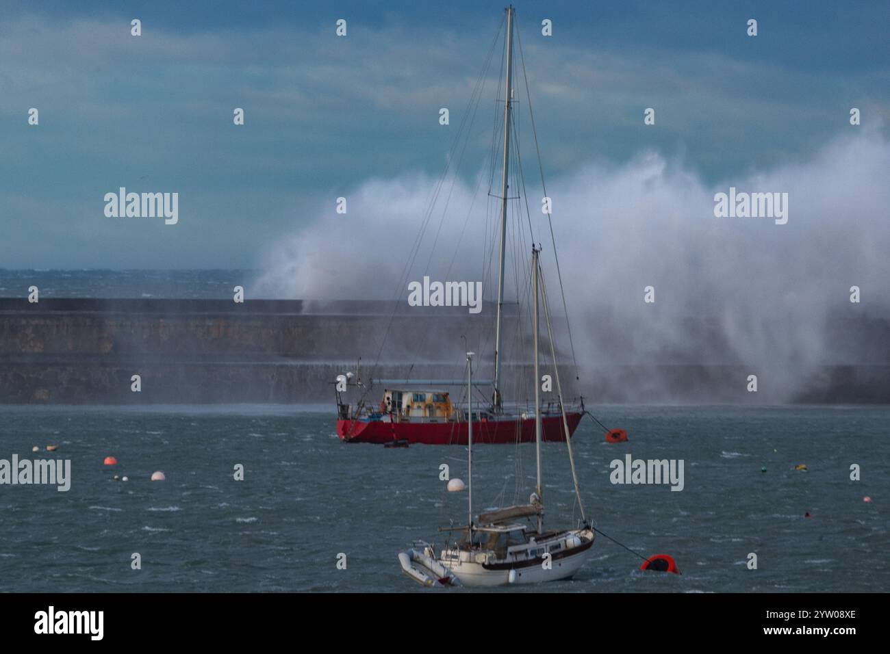 Holyhead breakwater hi-res stock photography and images - Alamy