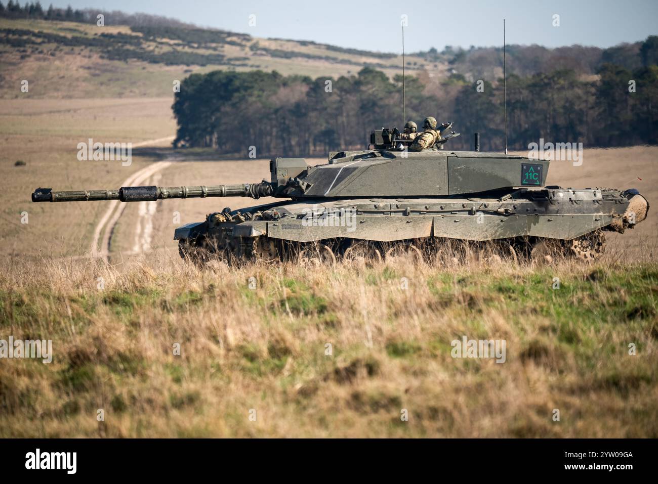 close-up of commander and gunner directing a Challenger ii 2 FV4034 ...