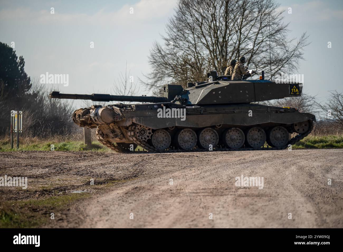 close-up of commander and gunner directing a Challenger ii 2 FV4034 ...