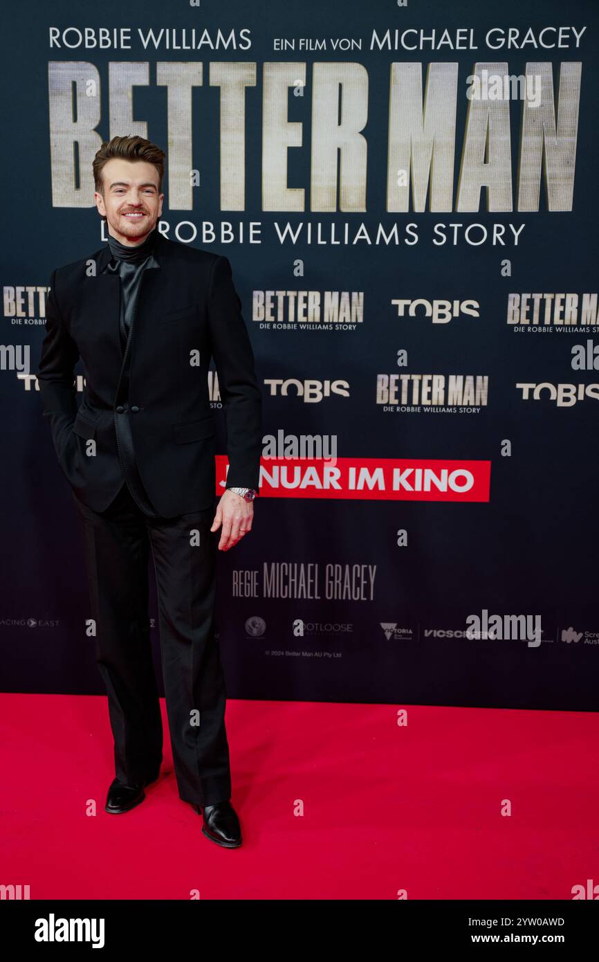 Cologne, Germany. 08th Dec, 2024. Actor Jonno Davies attends the premiere of the film "Better ...