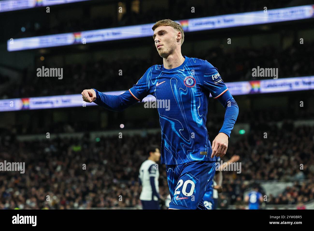 Cole Palmer of Chelsea celebrates his goal to make it 2-2 during the ...