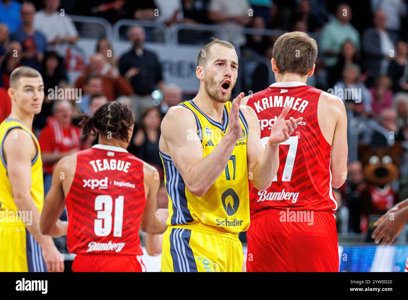 Matt Thomas (ALBA Berlin, #11), Bamberg Baskets vs. ALBA Berlin ...