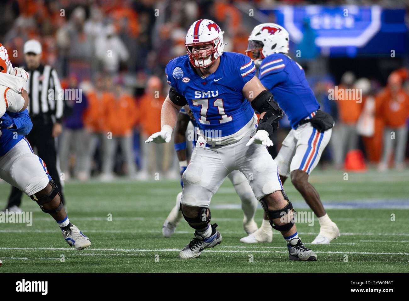 Charlotte, NC, USA. 7th Dec, 2024. Southern Methodist Mustangs ...