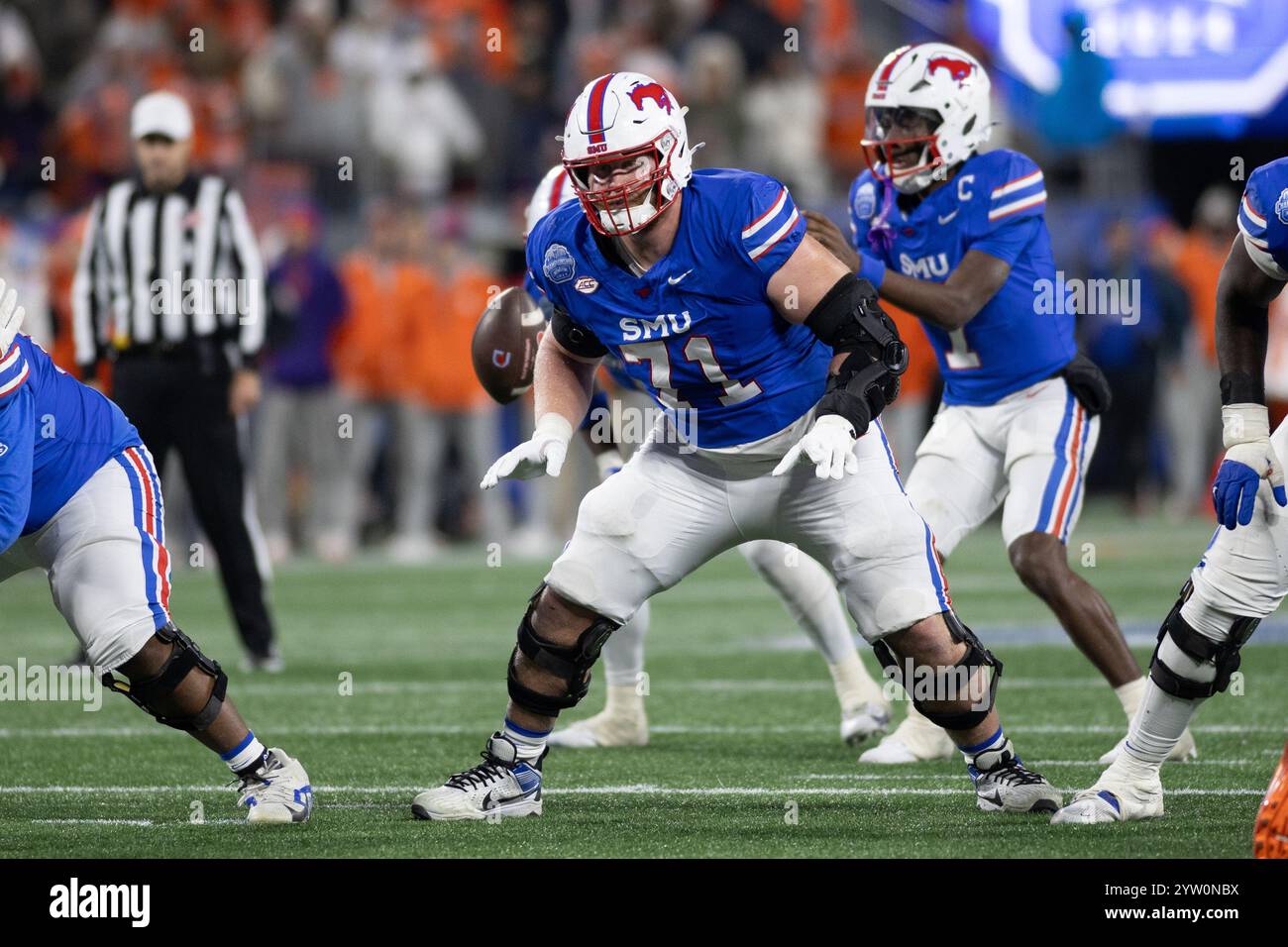 Charlotte, NC, USA. 7th Dec, 2024. Southern Methodist Mustangs ...