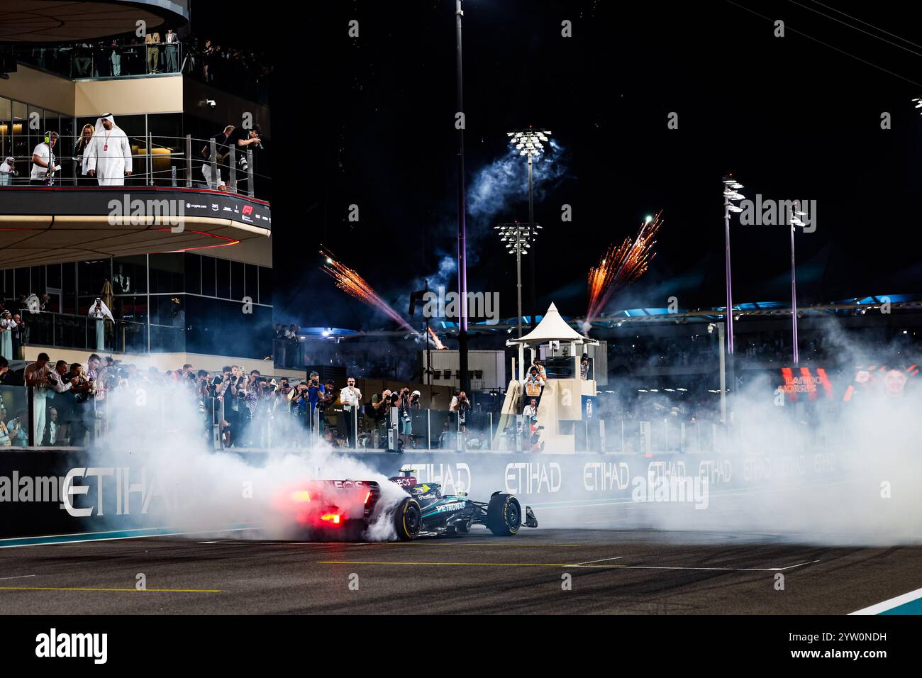 Abu Dhabi, Emirats Arabes Unis. 08th Dec, 2024. HAMILTON Lewis (gbr ...