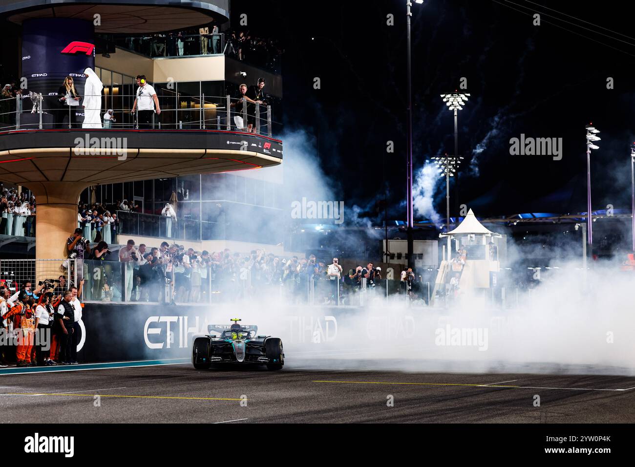 HAMILTON Lewis (gbr), Mercedes AMG F1 Team W15, celebrating his last ...