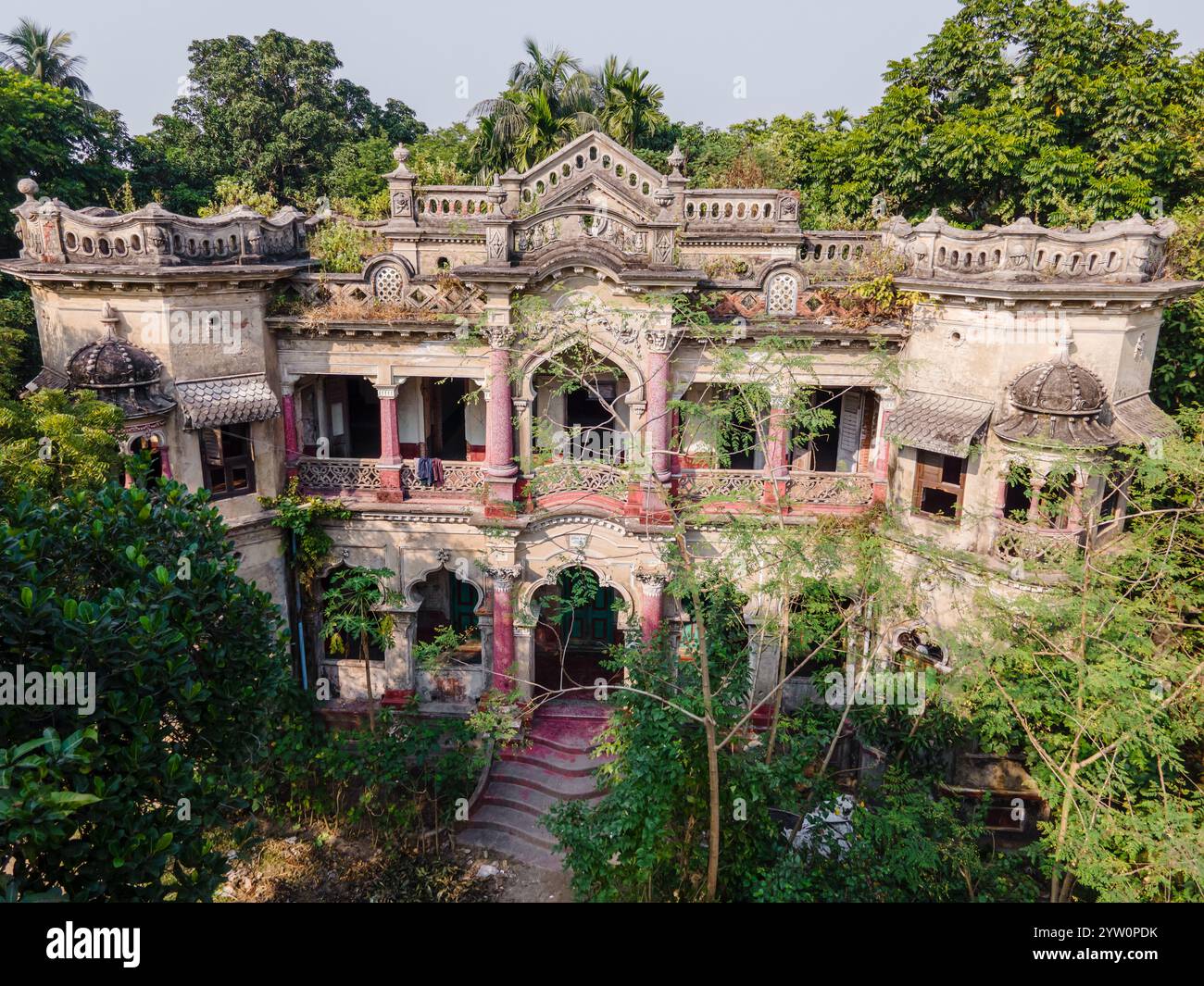 Zamindar mansion hi-res stock photography and images - Alamy