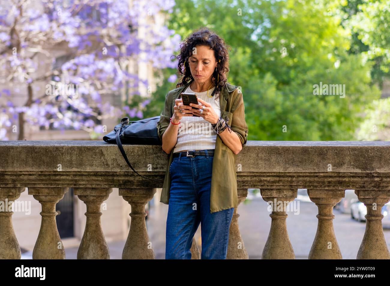 Busy modern woman texting hi-res stock photography and images - Alamy
