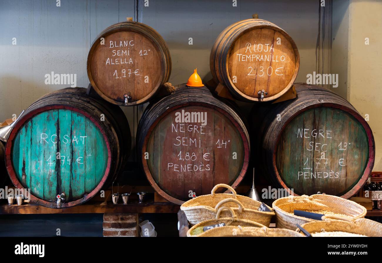 Wooden casks of wine Stock Photo - Alamy