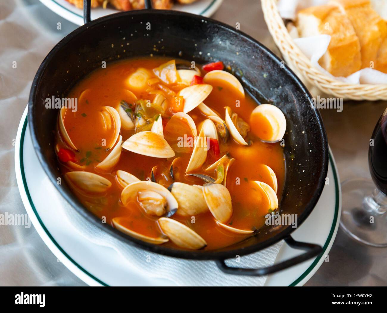 Almejas spain hi-res stock photography and images - Alamy
