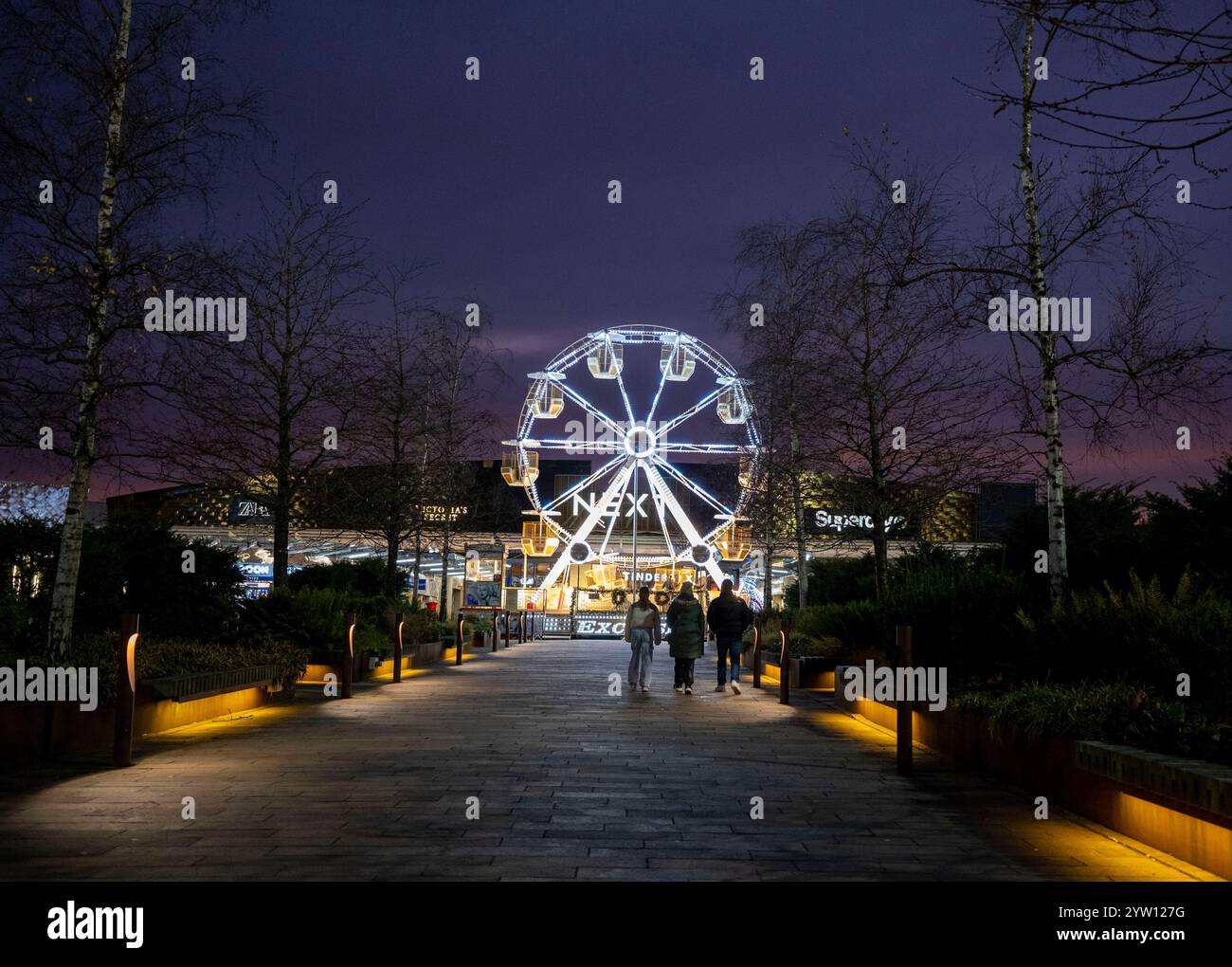 Glasgow fort shopping centre 2024 hi-res stock photography and images ...