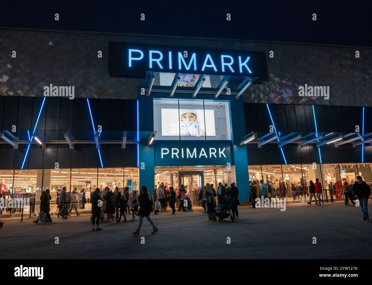 Exterior view of the new Primark retail store, Glasgow Fort, Glasgow ...