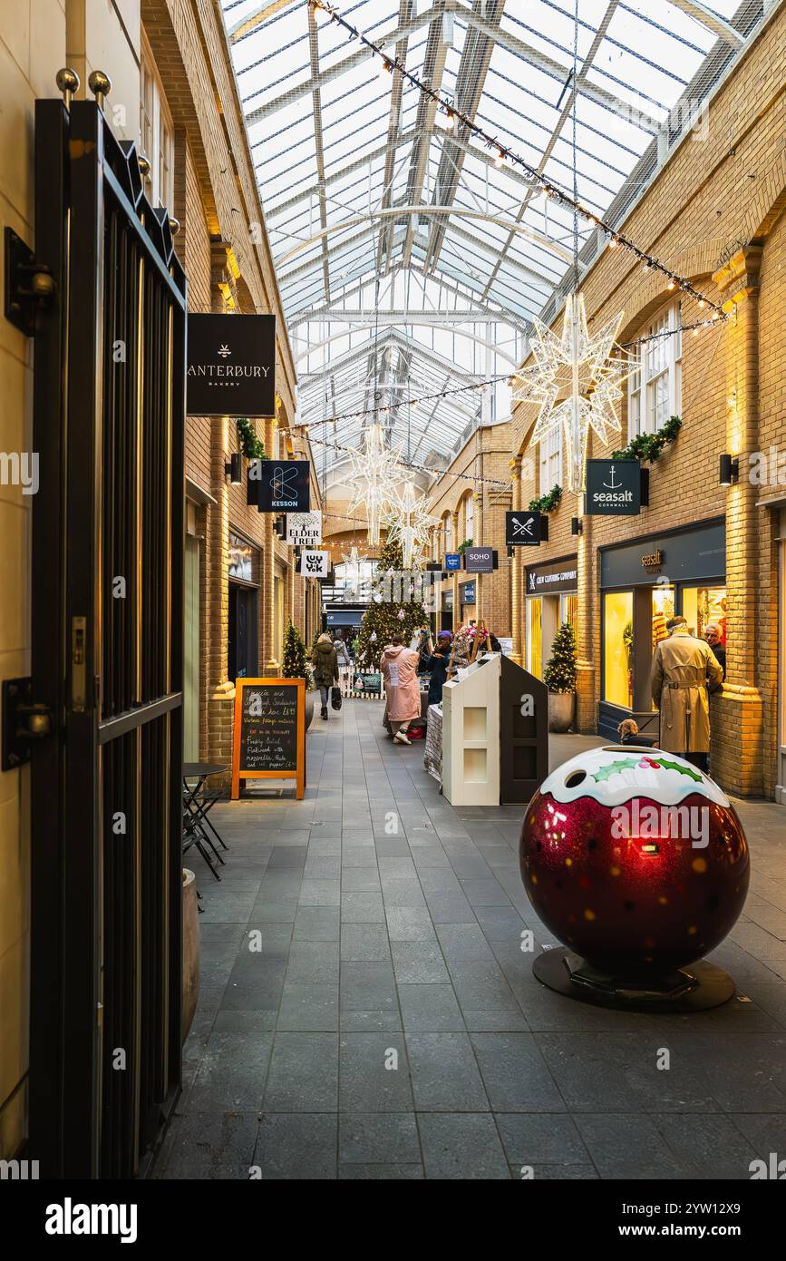 Marlowe shopping arcade canterbury kent hi-res stock photography and ...