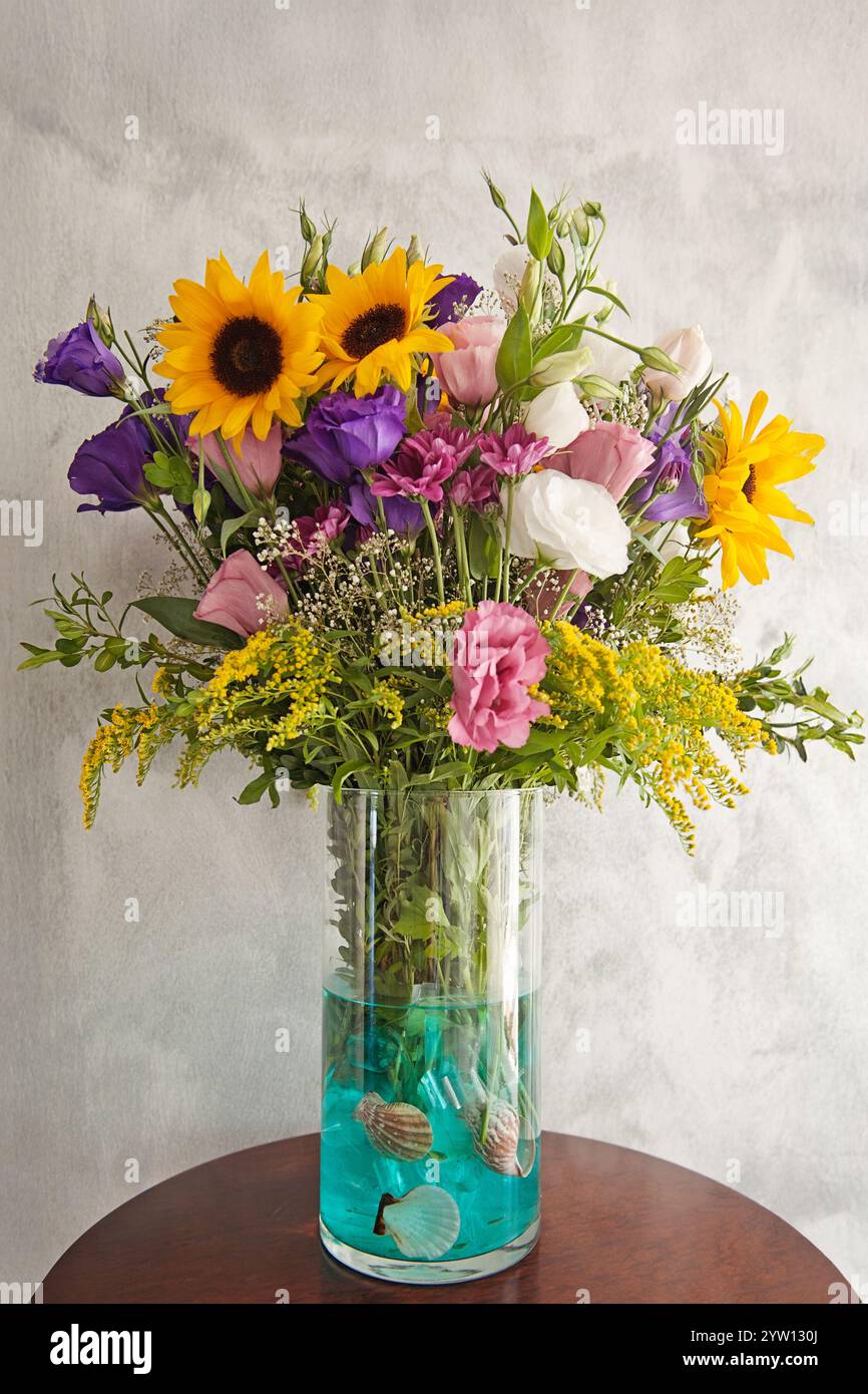 Solidago bouquet hi-res stock photography and images - Alamy