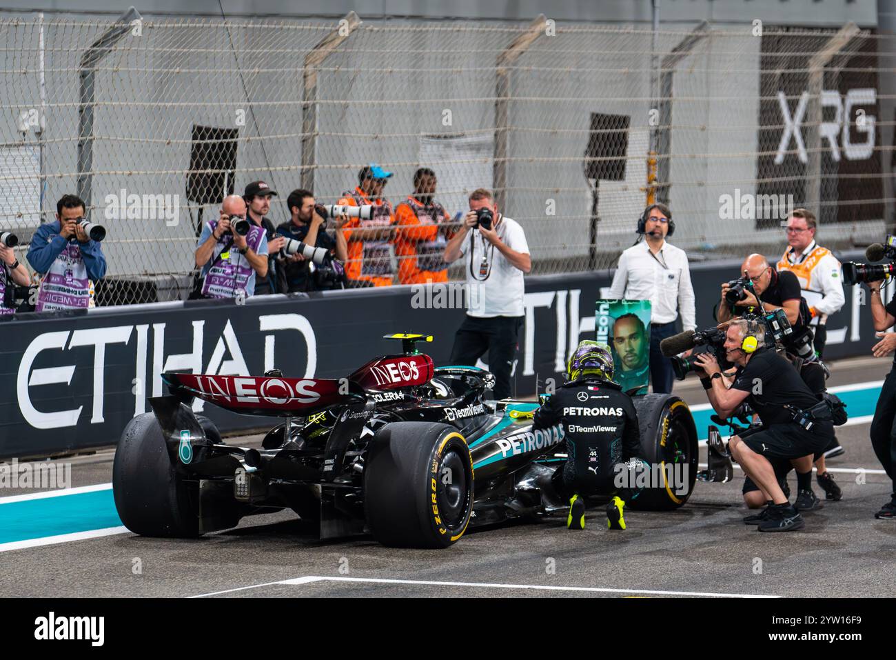 Abu Dhabi, United Arab Emirates. 08th Dec, 2024. Mercedes AMG Petronas ...