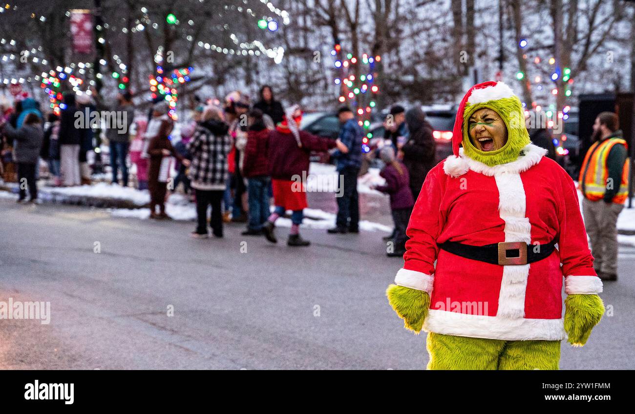 The Grinch was anything but grumpy walking down Main Street during ...
