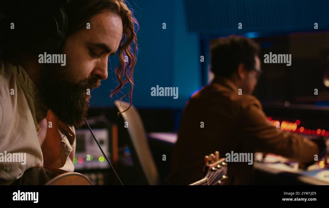 Performer songwriter singing new hi-res stock photography and images ...