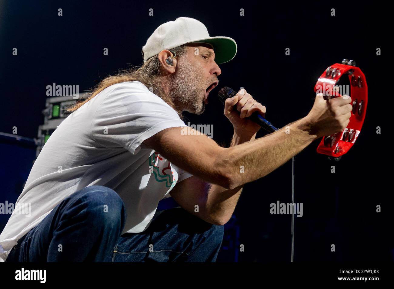 LONDON, ENGLAND: Reef perform at The O2 Arena. Featuring: Gary Stringer ...