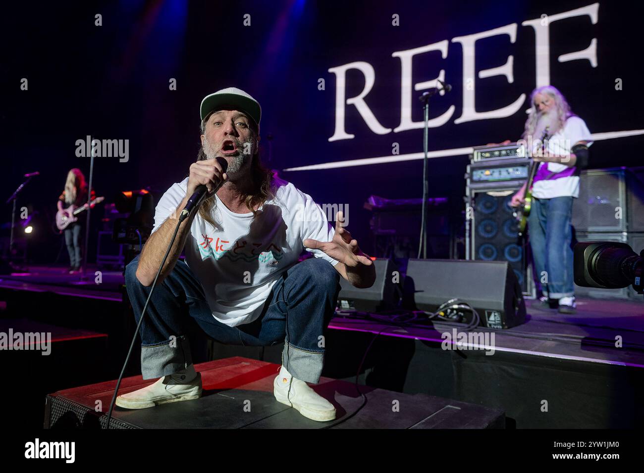 LONDON, ENGLAND: Reef perform at The O2 Arena. Featuring: Gary Stringer ...
