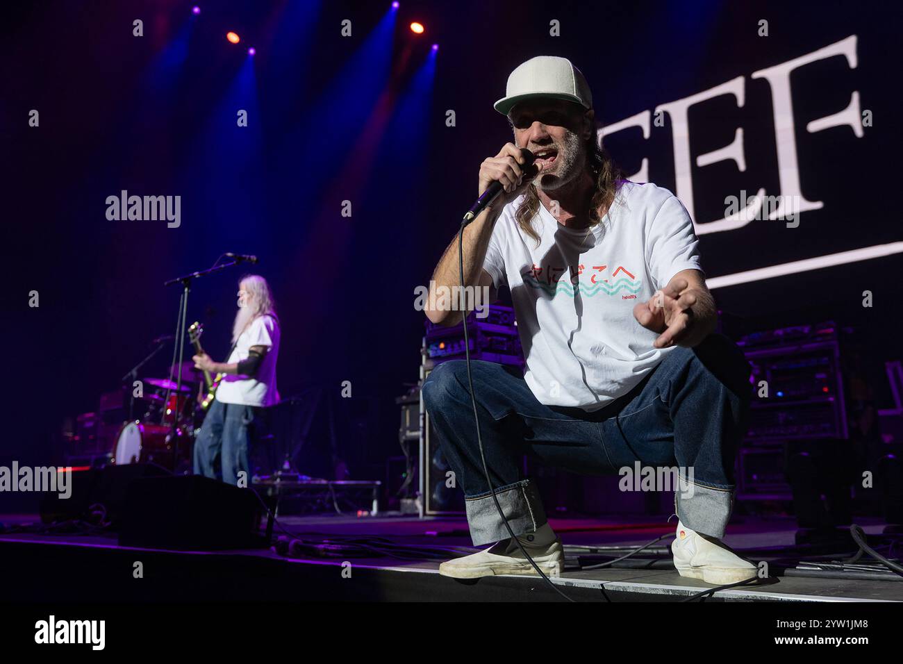 LONDON, ENGLAND: Reef perform at The O2 Arena. Featuring: Gary Stringer ...