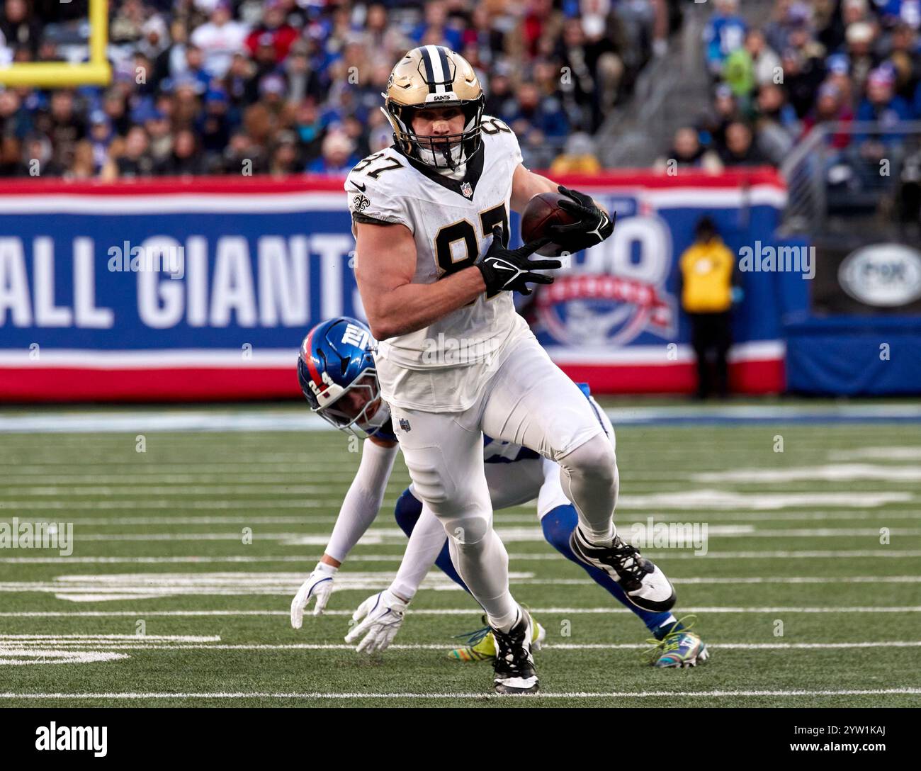 East Rutherford, New Jersey. 08th Dec, 2024. New Orleans Saints tight ...