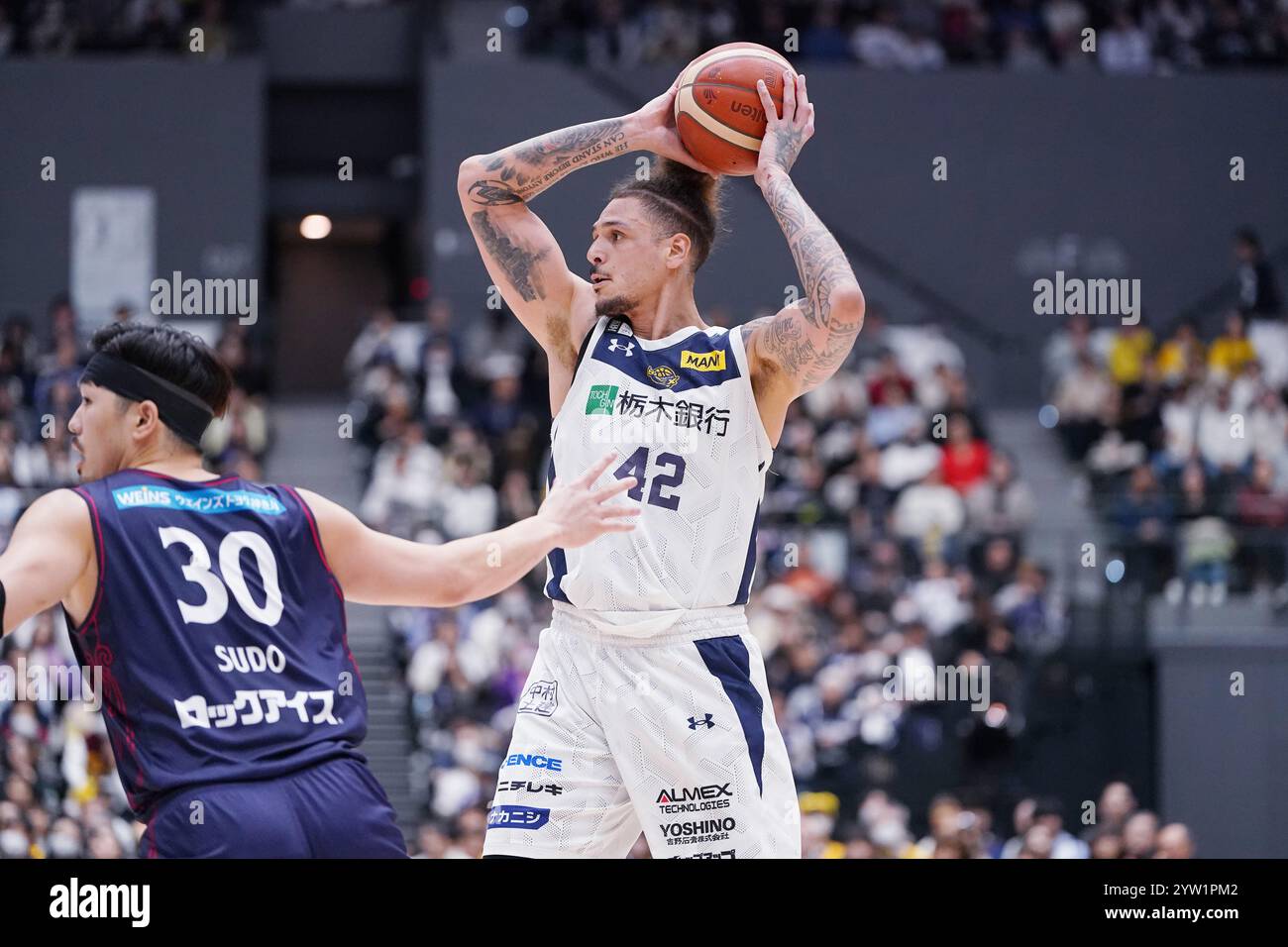 Yokohama BUNTAI, Kanagawa, Japan. 8th Dec, 2024. Isaac Fotu (Brex ...