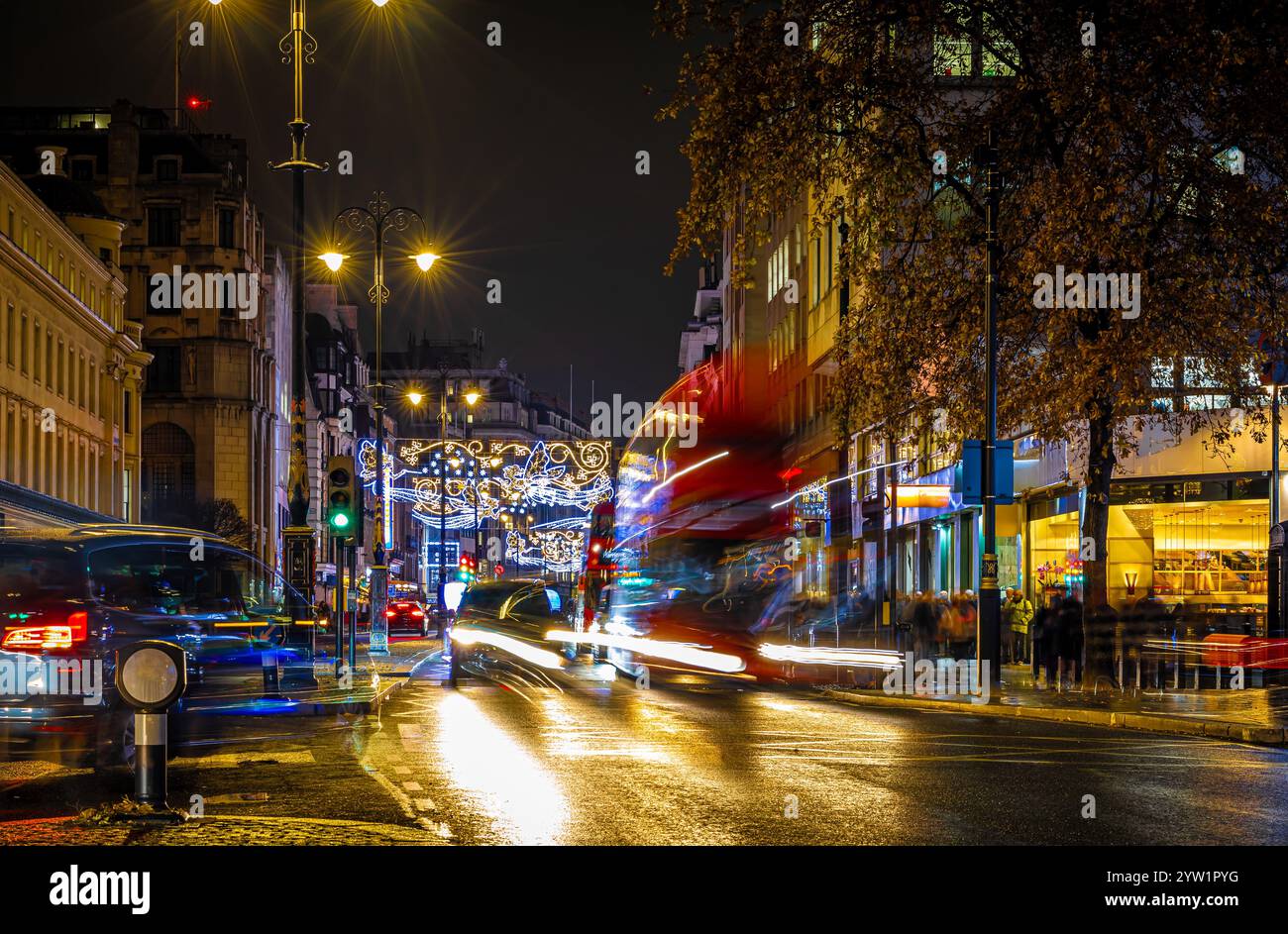 Strand street view hi-res stock photography and images - Alamy