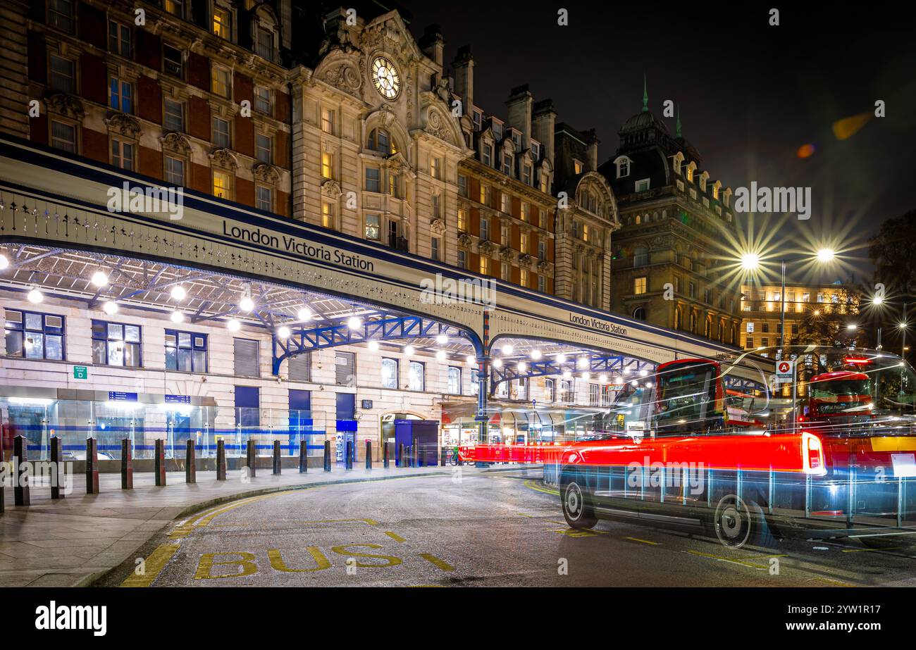 Entrance to Victoria train station in London in the night, UK Stock ...