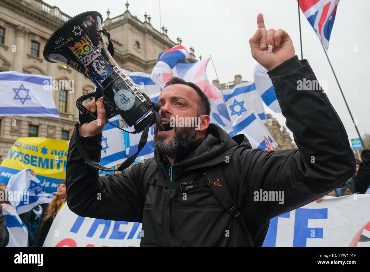 Thousands marched against the rise of antisemitism in an event ...