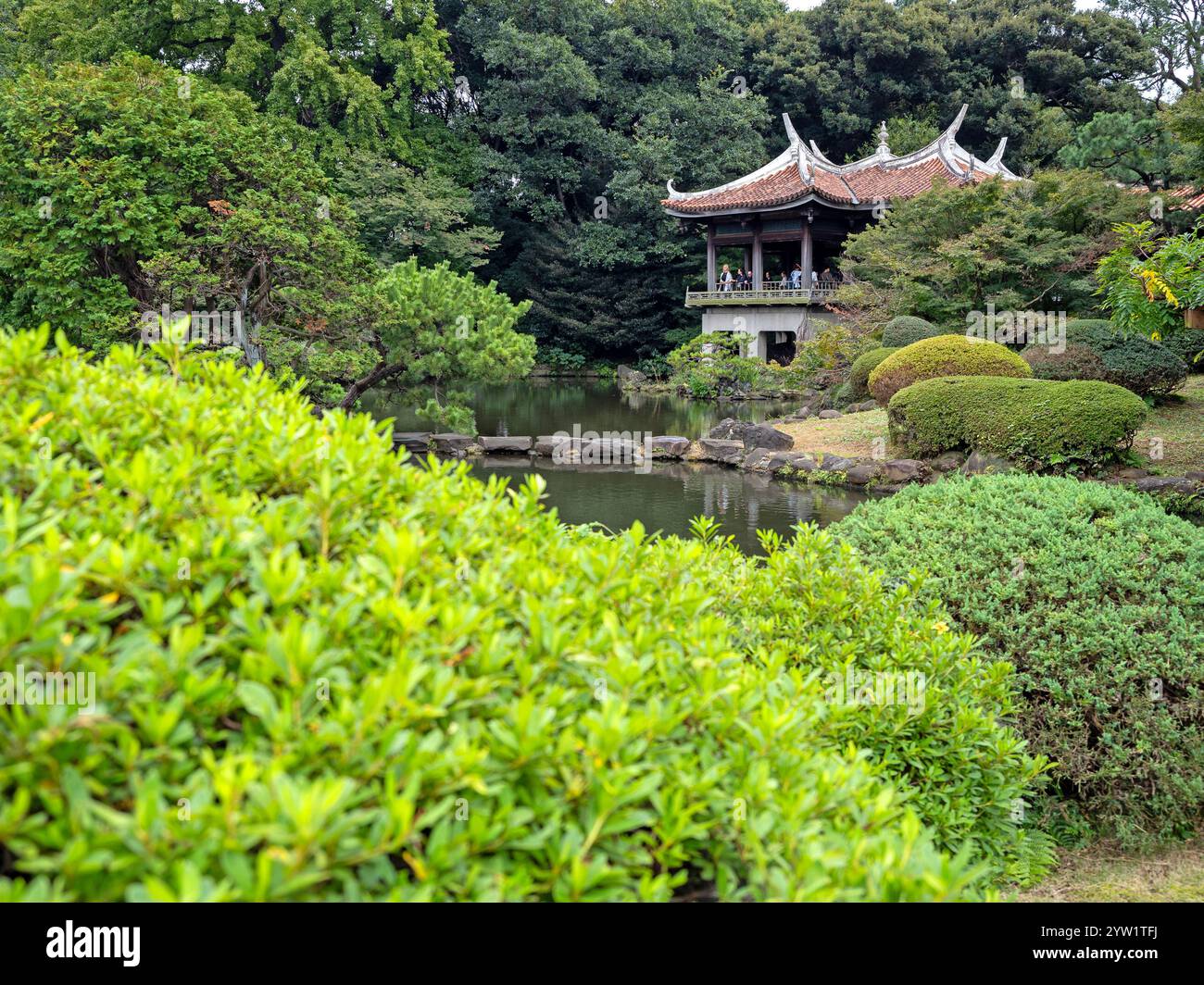 Taiwan Pavilion, Shinjuku Gyoen National Garden Stock Photo - Alamy