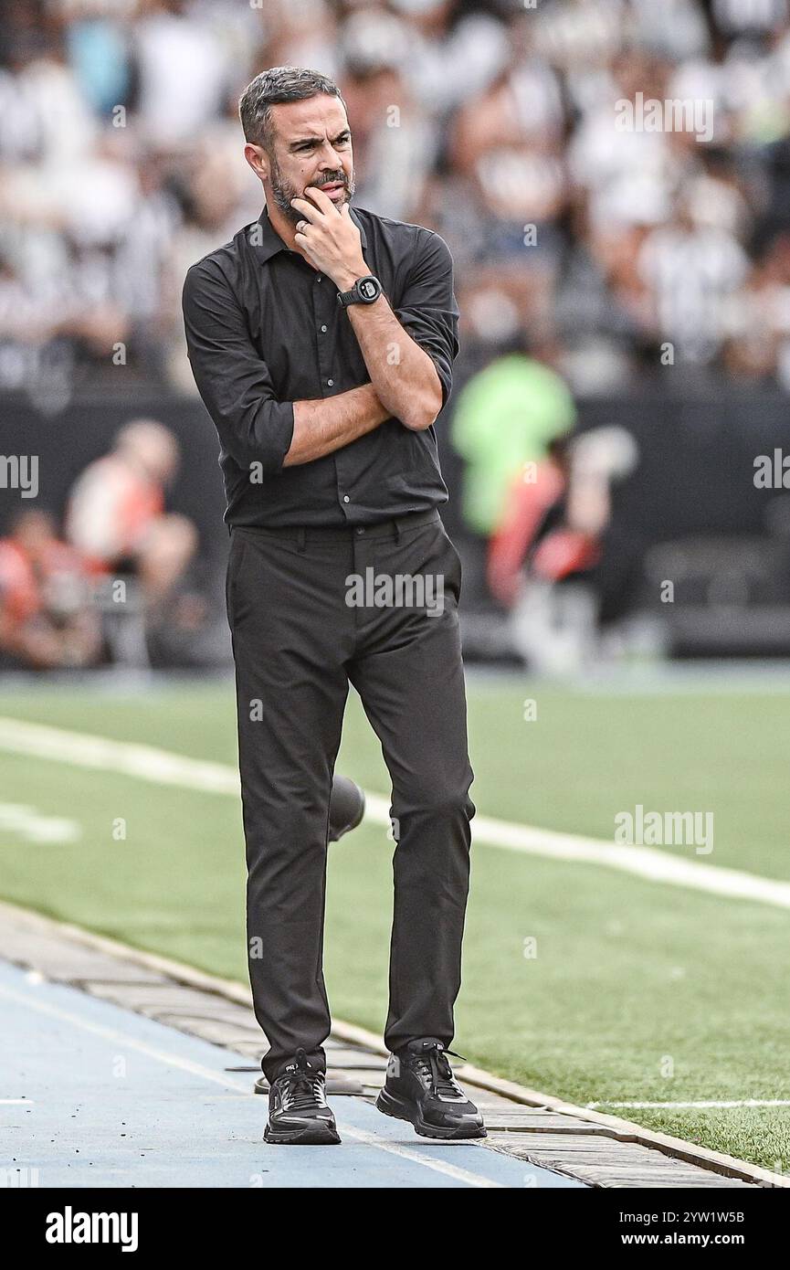 Rio De Janeiro, Brazil. 08th Dec, 2024. Botafogo coach Artur Jorge ...