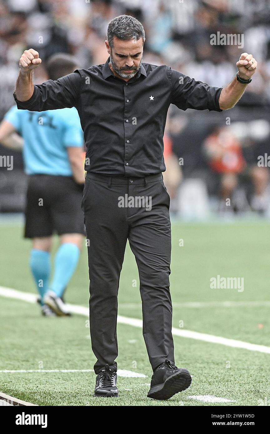 Rio De Janeiro, Brazil. 08th Dec, 2024. Botafogo coach Artur Jorge ...
