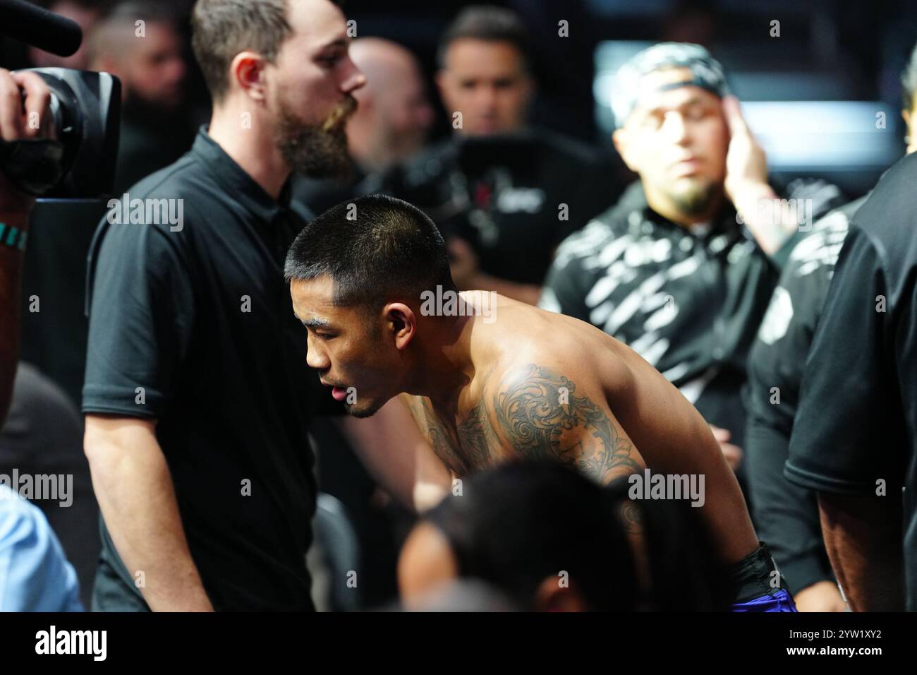 LAS VEGAS, NV -DECEMBER 7:Cody Durden and Joshua Van meet in the ...