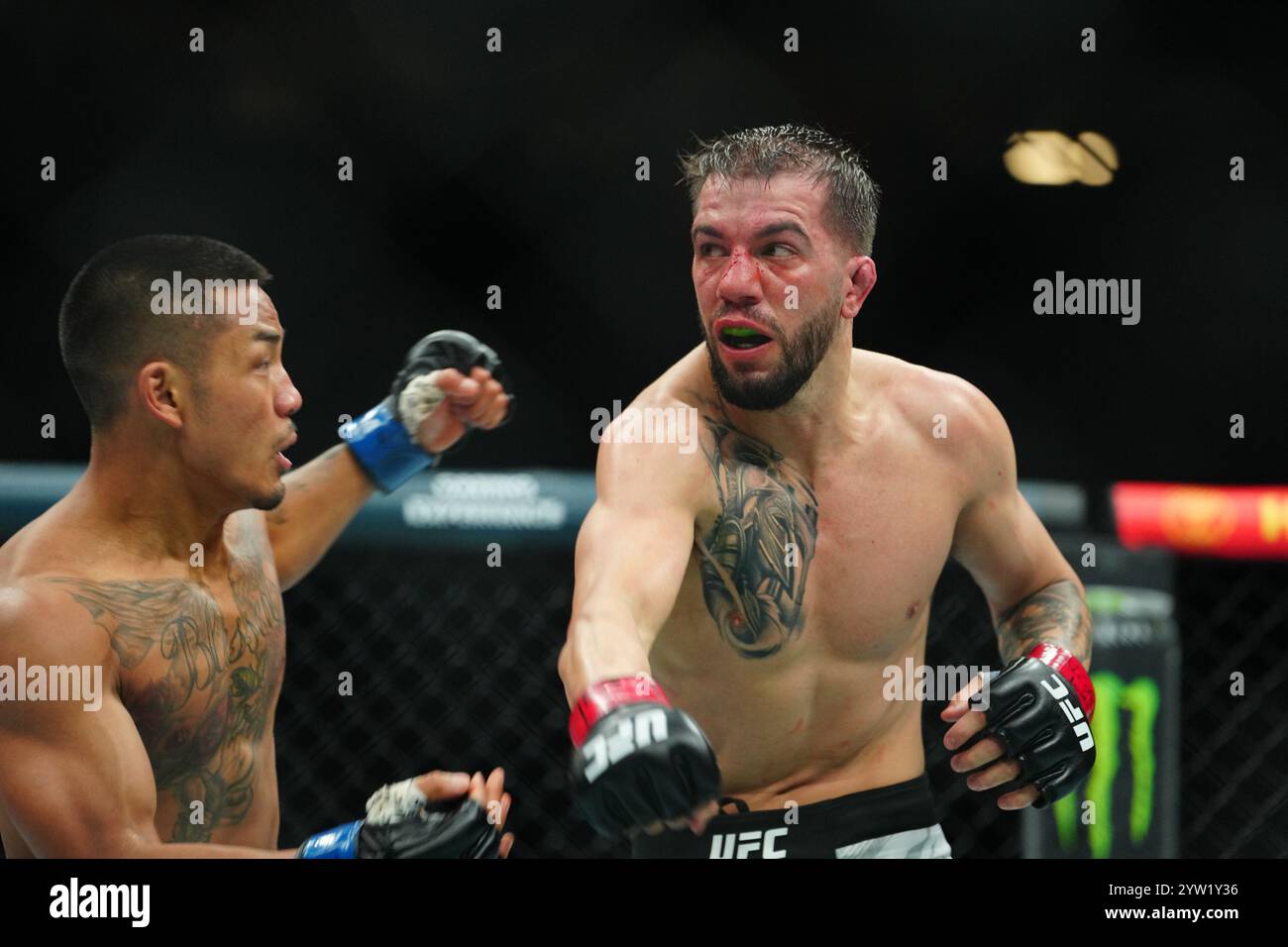 LAS VEGAS, NV -DECEMBER 7:Cody Durden and Joshua Van meet in the ...