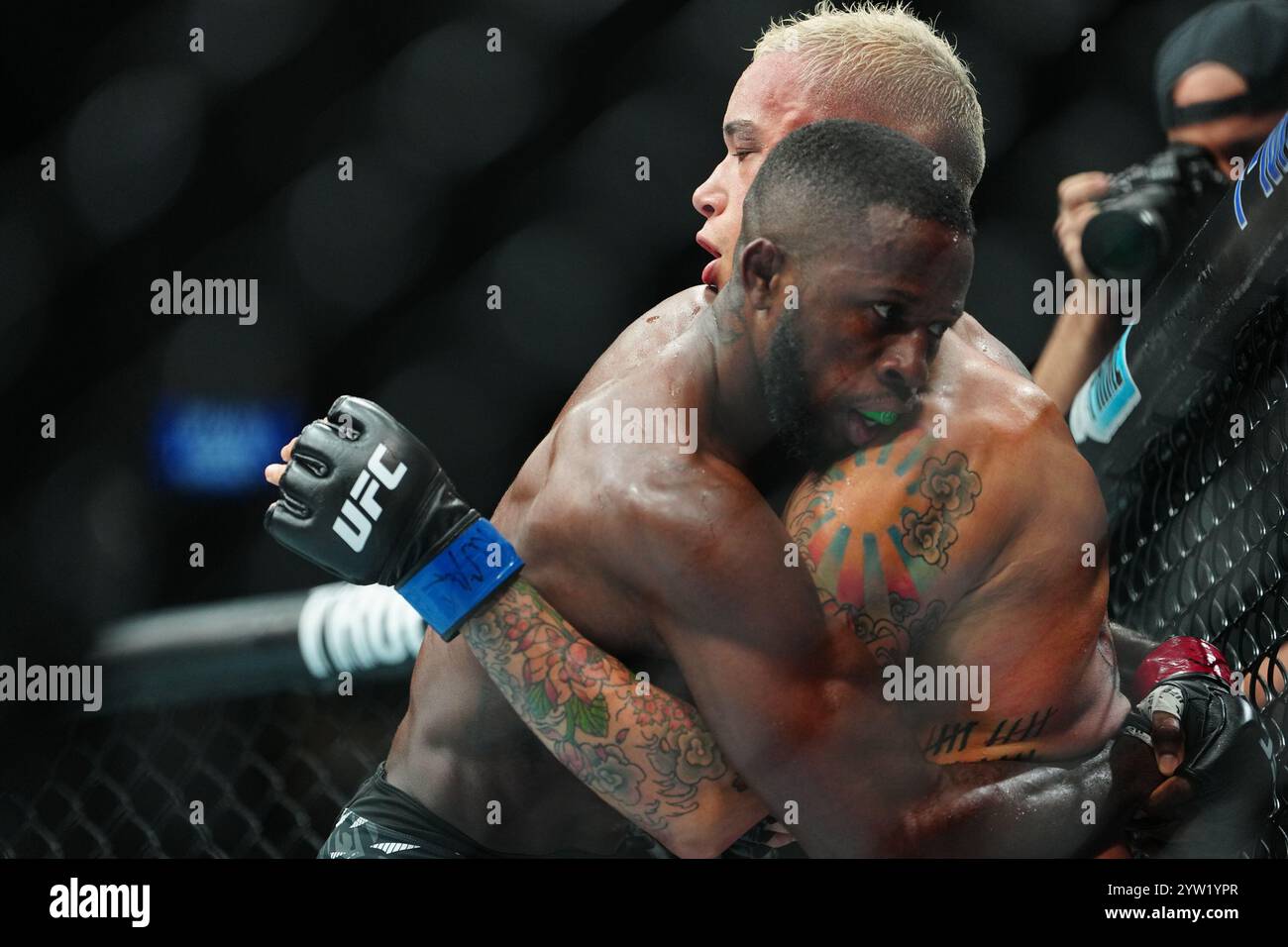LAS VEGAS, NV -DECEMBER 7:Randy Brown and Bryan Battle meet in the ...