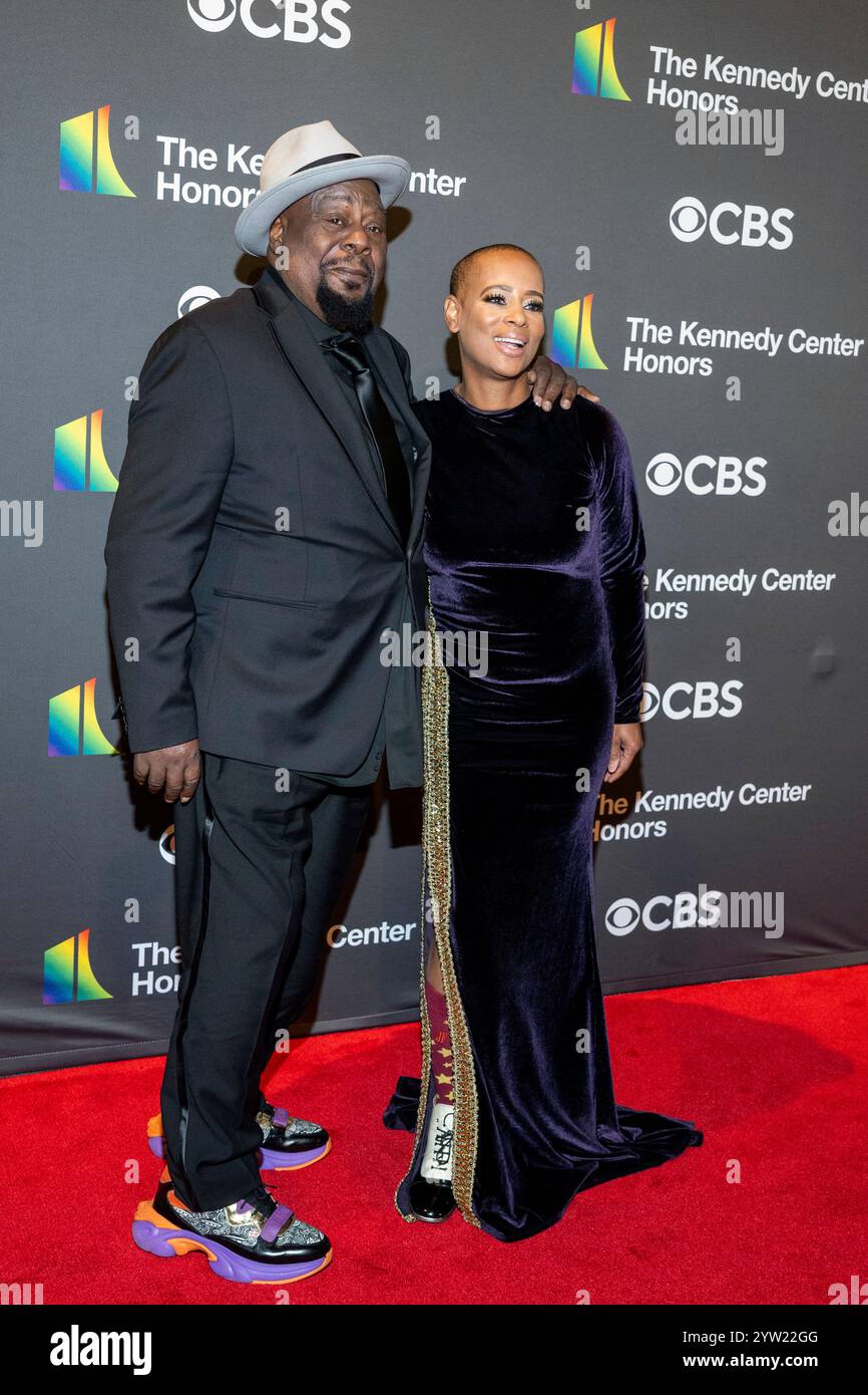 George Clinton, and his wife, Carlon Thompson-Clinton, pose on the red ...